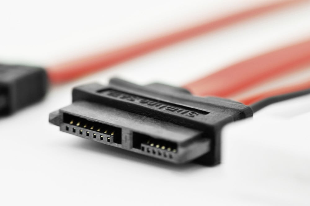 [1x SATA-Kombi-Stecker 7+15pol. - 1x SATA-Stecker 7pol., IDE-Strom ...