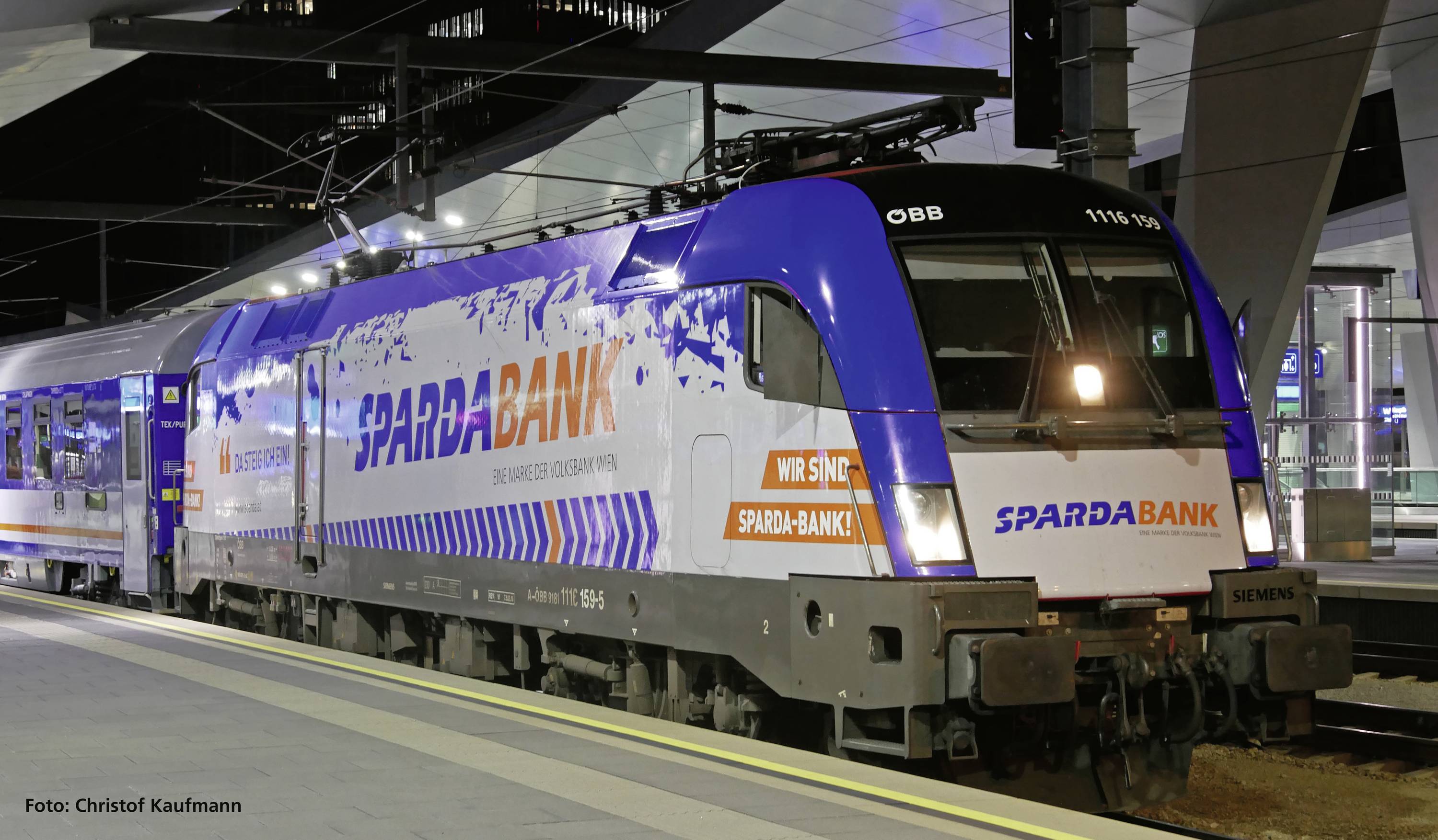 Buy Piko H0 57926 H0 Rh 1116 Sparda Bank electric locomotive of ...