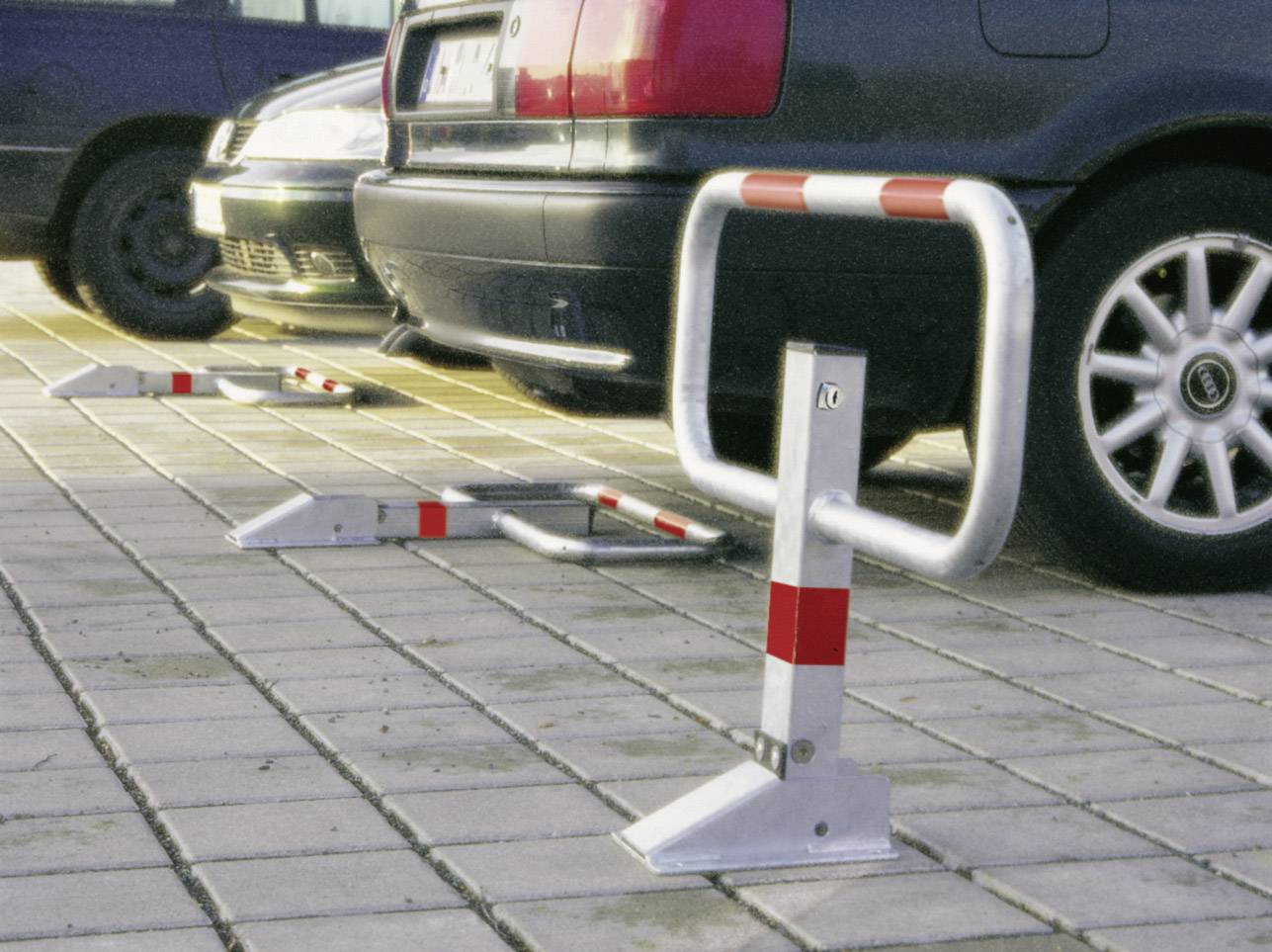 Buy COMMANDER DROP DOWN POST, SURFACE FIXING. 900mm HT. 780mm Wide ...