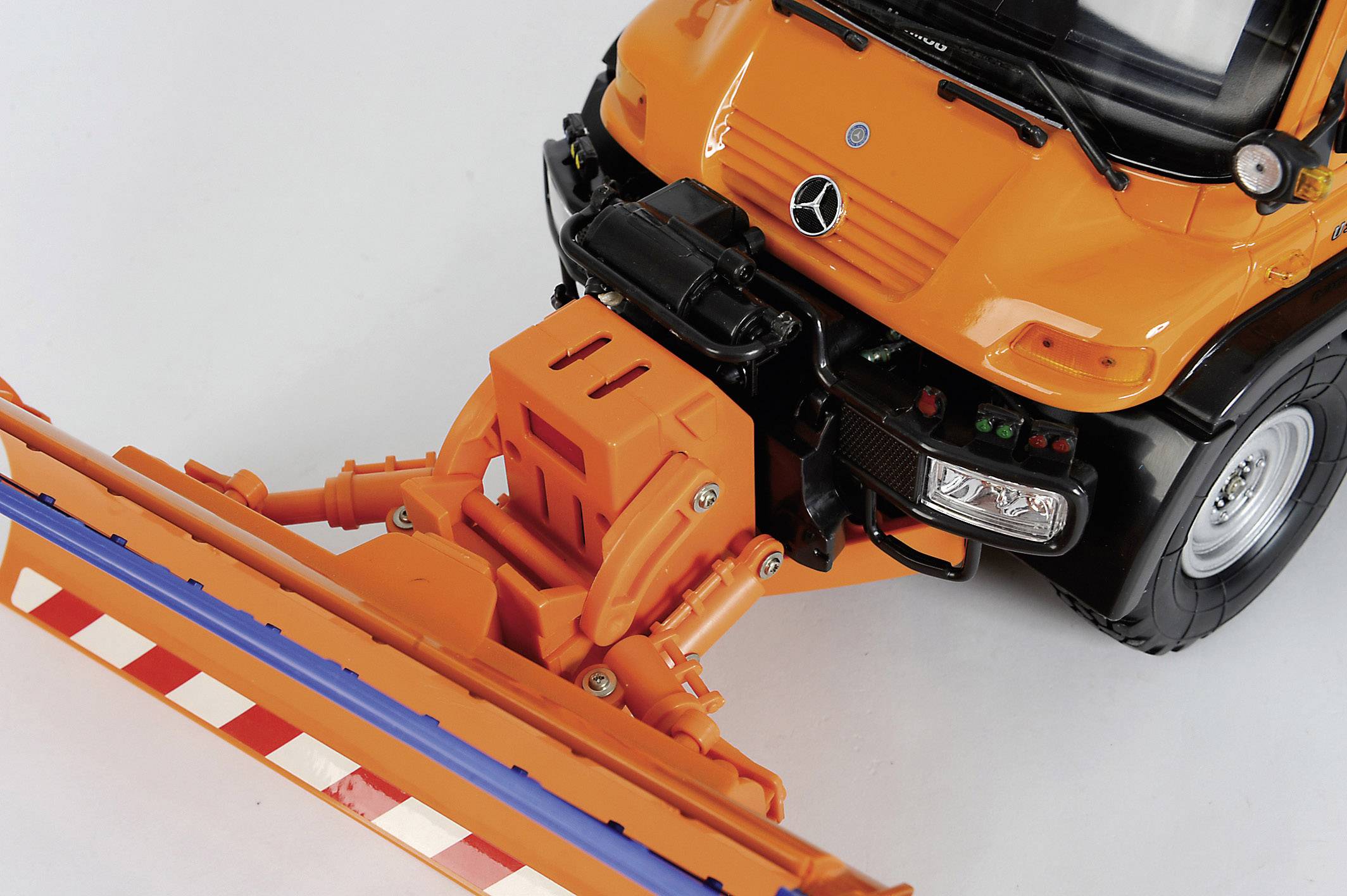 Carson Modellsport 500907179 MB Unimog U300 Winter-Kit Mercedes-Benz Unimog U300 1 stuk(s ...